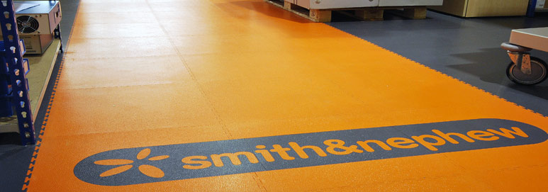 Lagerboden & Bodenbelag aus ineinandergreifenden Bodenfliesen